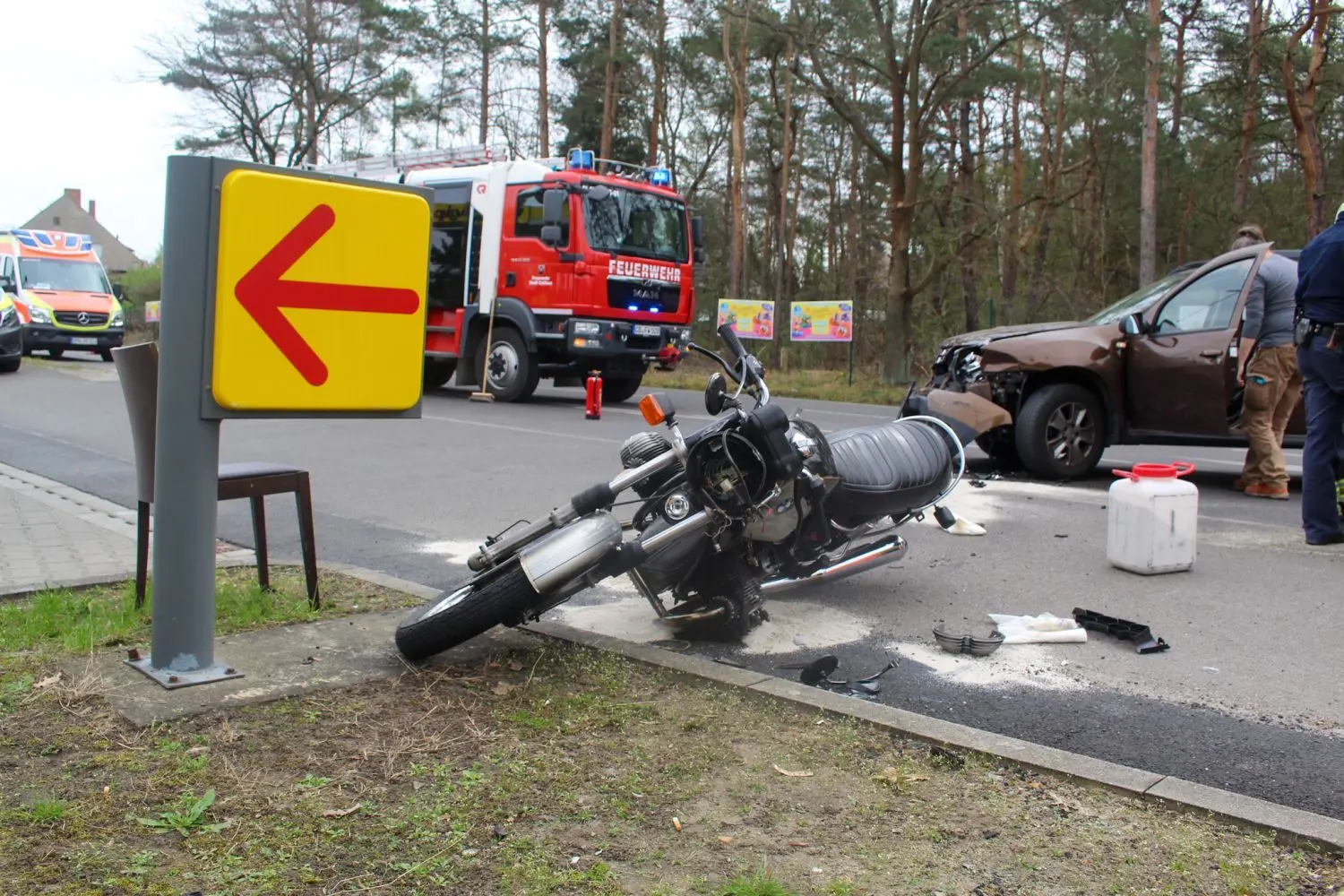 Unfall in Cottbus: Auto kollidiert mit Motorrad – zwei Verletzte | Lausitzer Rundschau